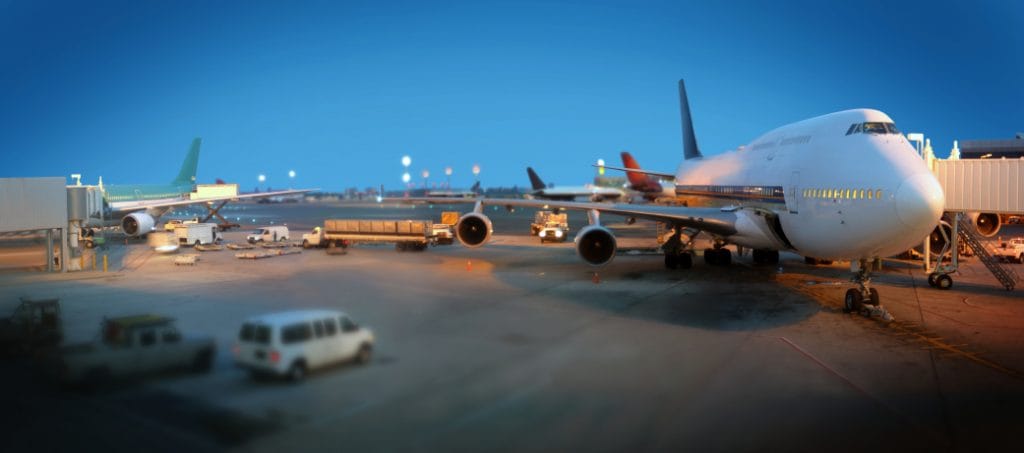 Crew Roles in Commercial Aviation - CAU Flight Schools