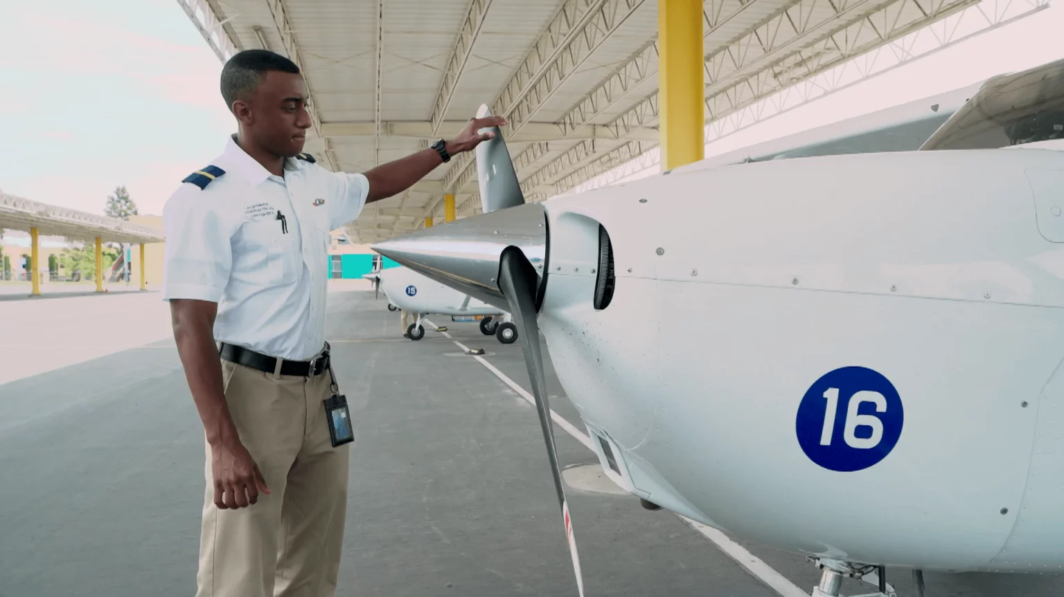 Your Guide to Airplane Parts and Their Function - CAU