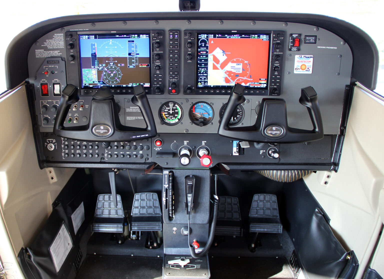 The Basics of the Cockpit of a Plane | CAU