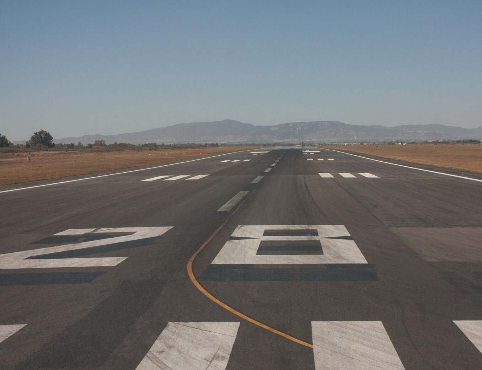 7 Runway Illusions Every Pilot Should Understand and Know How to Avoid ...